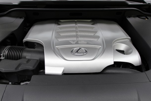 2013 Lexus LX 570 Review | Dependable, V8-Powered Hauler