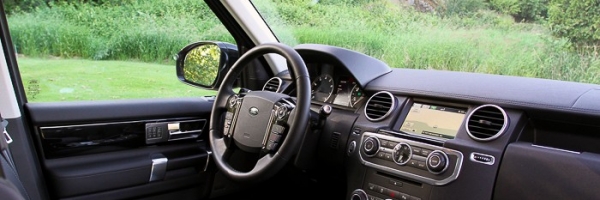 2014 Land Rover LR4 Review: The Upscale Safari-Ready Adventurer