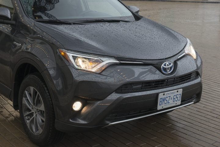 First Drive: 2016 Toyota RAV4 Hybrid Review | TractionLife