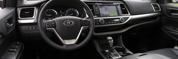 2016 Toyota Highlander XLE Review | TractionLife