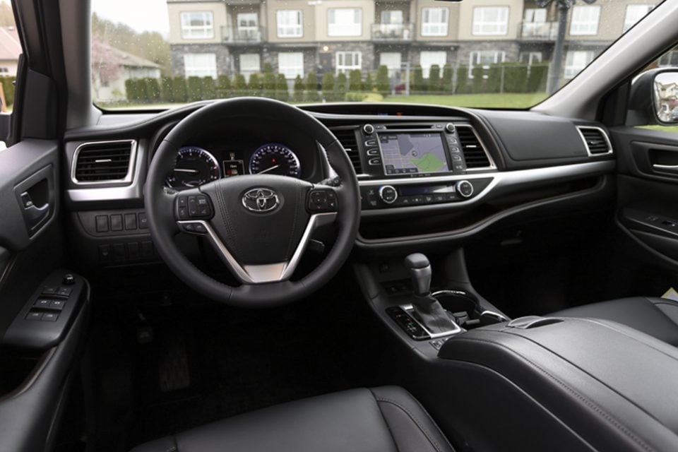 2016 Toyota Highlander XLE Review | TractionLife