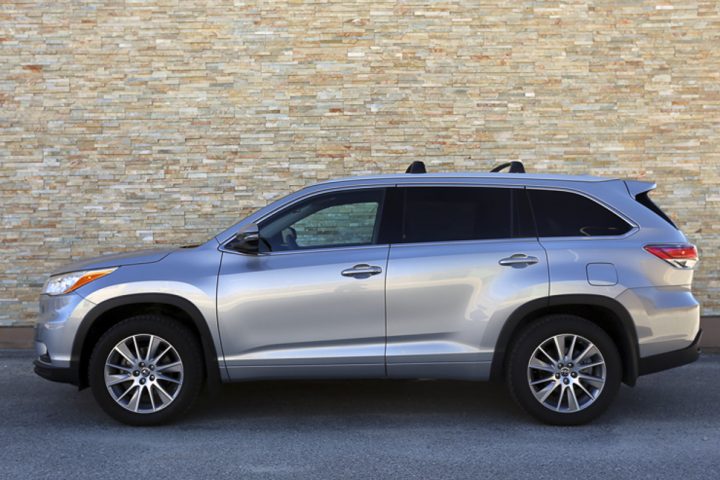 2016 Toyota Highlander XLE Review | TractionLife