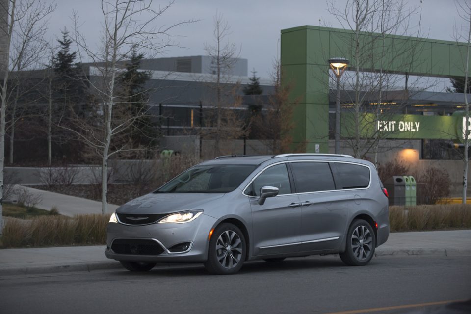 2017 Chrysler Pacifica Limited Review | TractionLife