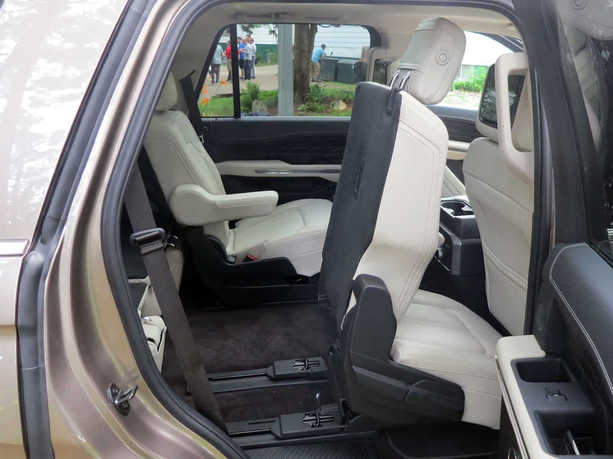 First Look: 2018 Ford Expedition Gains a Redesign and New Tech