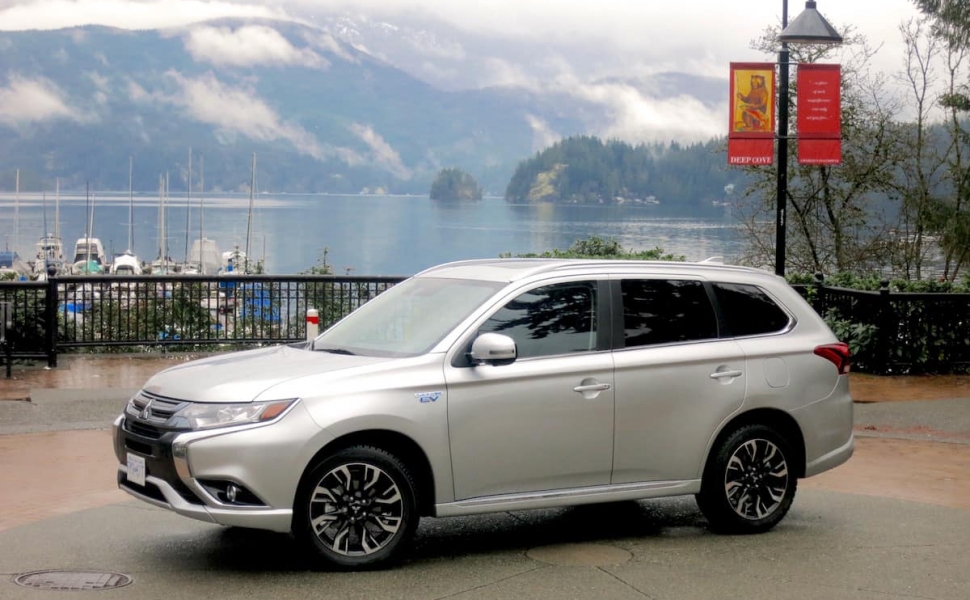 2018 Mitsubishi Outlander PHEV Specs: Breaking Down the Numbers