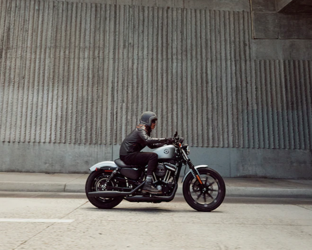 Best Beginner Motorcycles [2023]: 6 Top Picks for New Riders