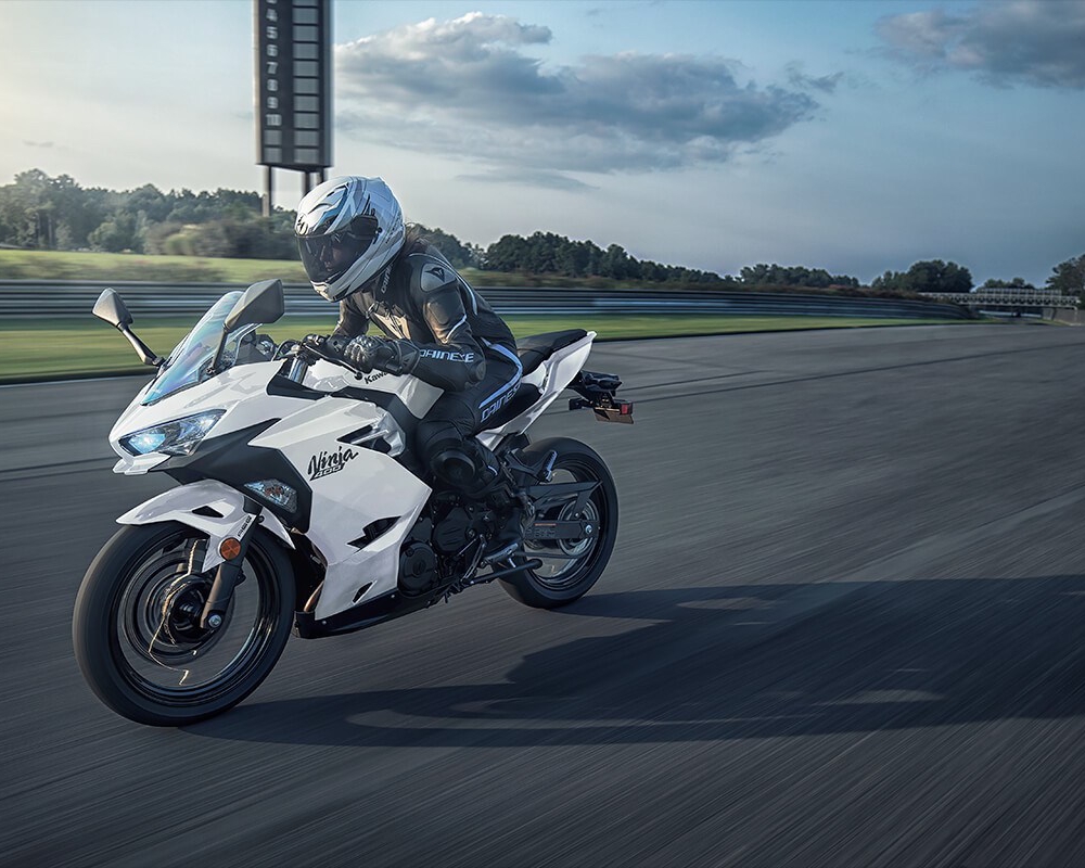 Best Beginner Motorcycles [2023]: 6 Top Picks for New Riders