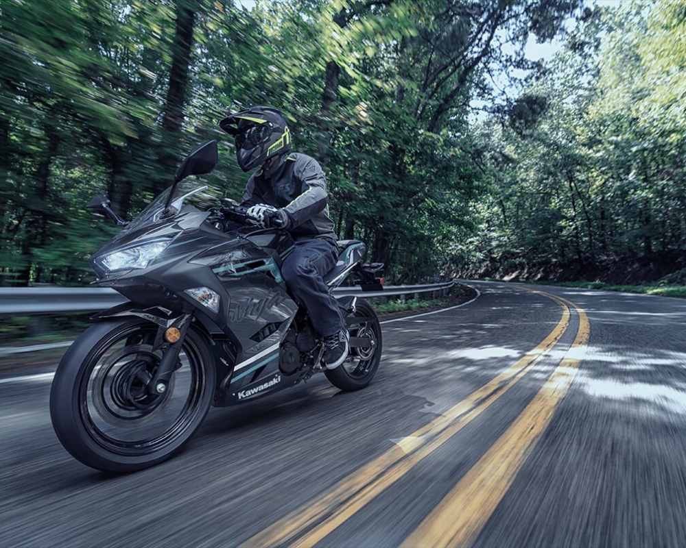 Best Beginner Motorcycles [2023]: 6 Top Picks for New Riders