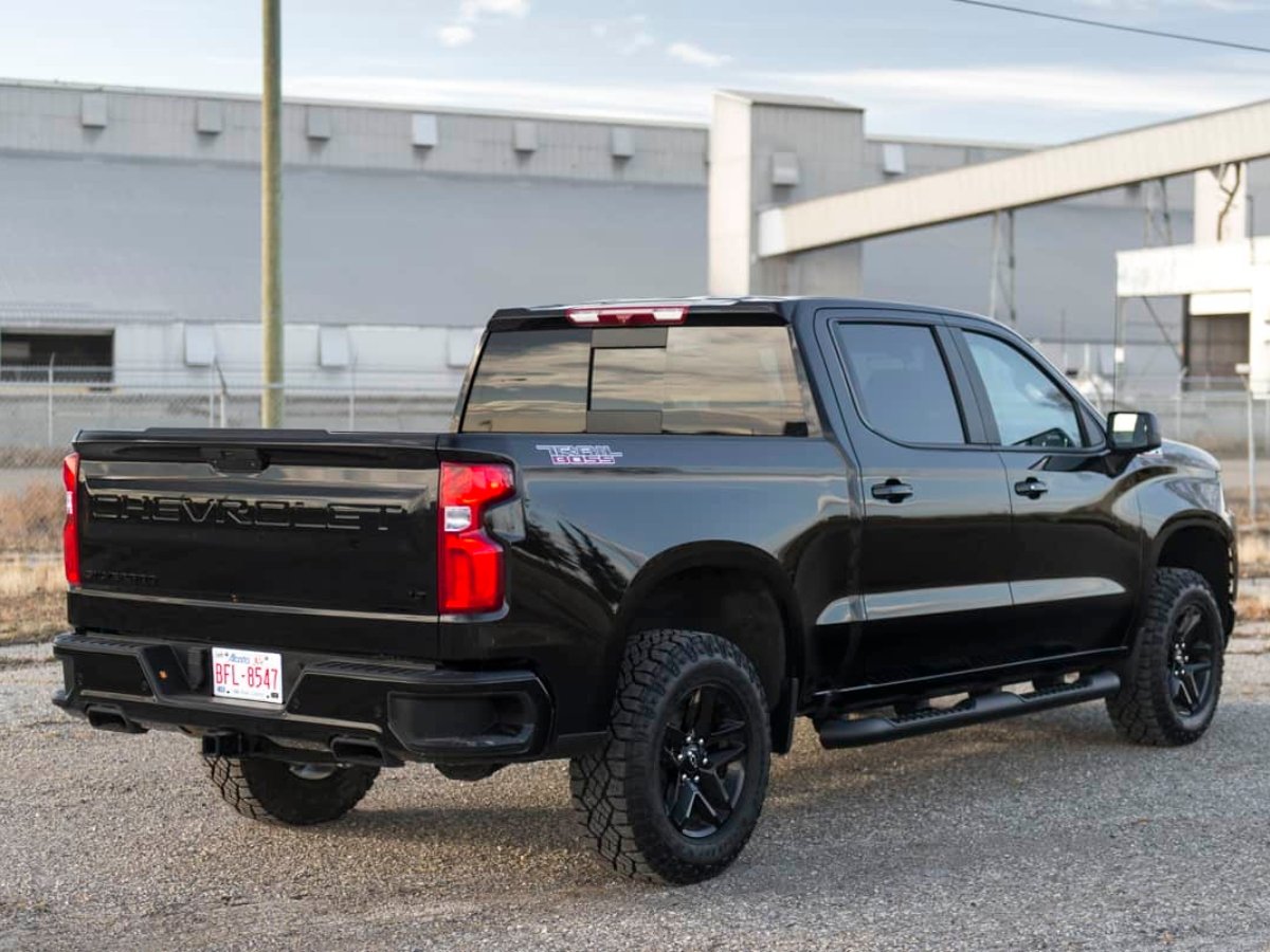 2020 Chevy Silverado Trail Boss Midnight Edition Review
