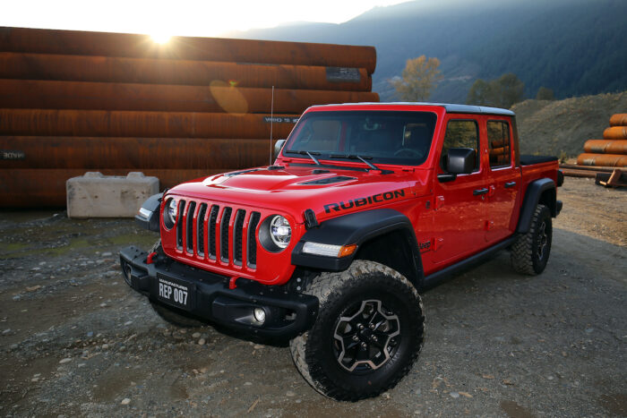 2021 Jeep Gladiator Review: Rubicon vs Mojave | TractionLife