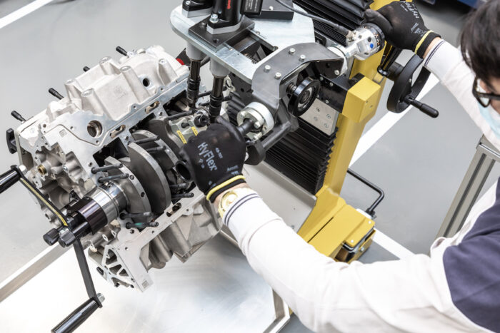 Maserati Forges a New Path with MC20's F1-inspired Engine | TractionLife