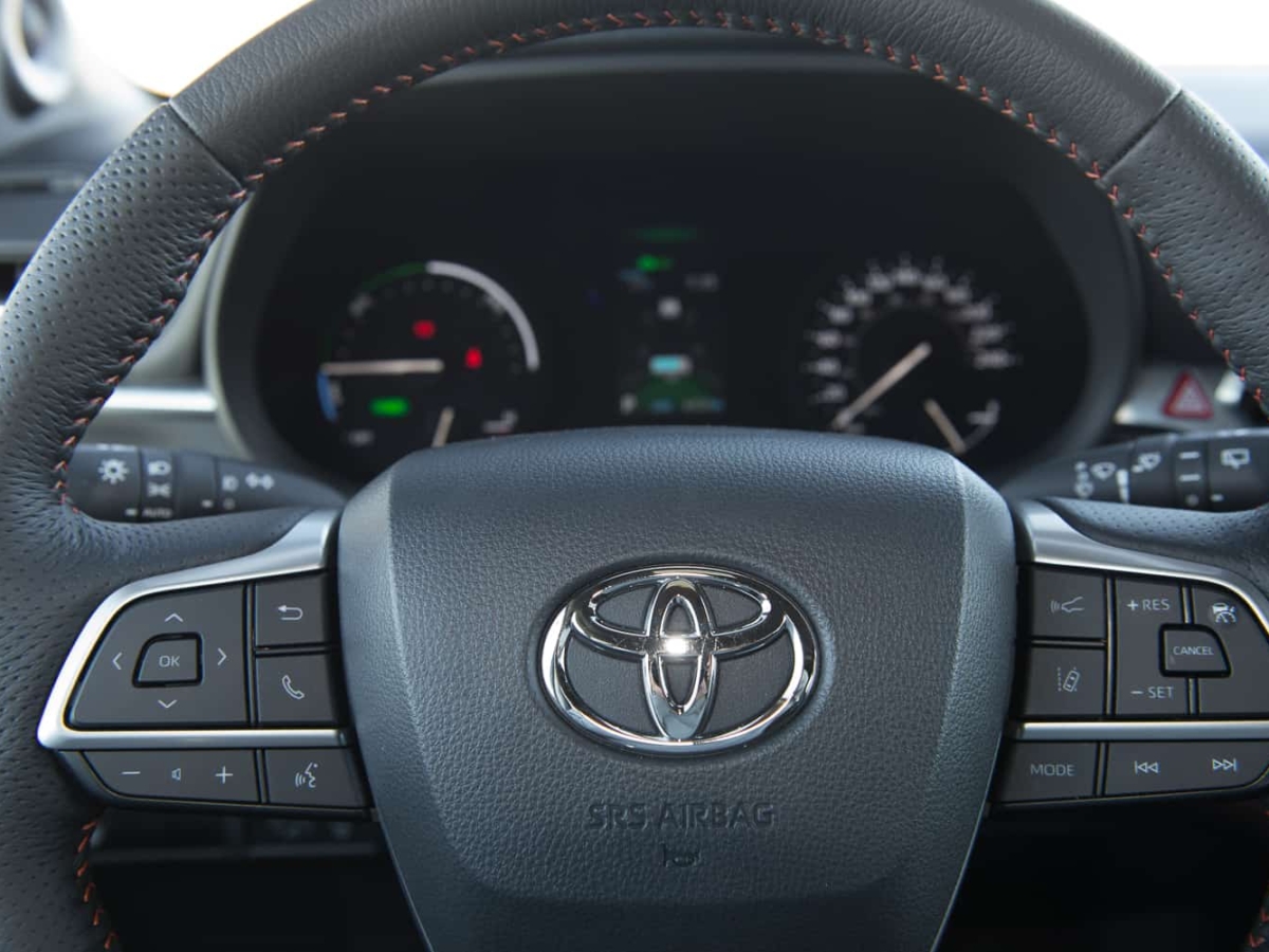 2021 Toyota Sienna XSE Review: The 'Sporty' Minivan?