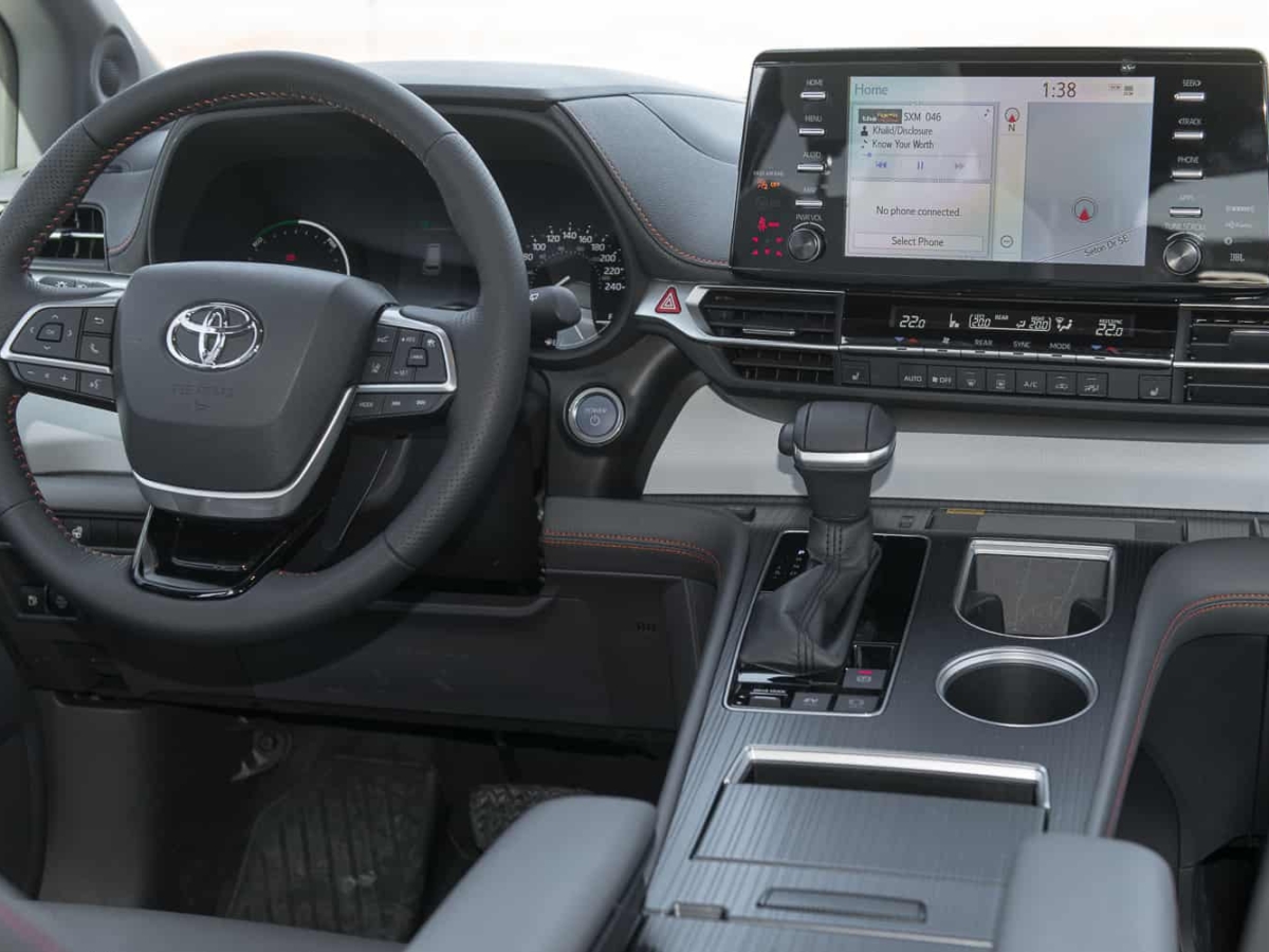 2021 Toyota Sienna XSE Review: The 'Sporty' Minivan?