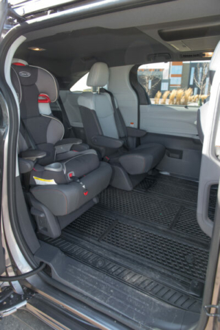 2021 Toyota Sienna XSE Review: The 'Sporty' Minivan? | TractionLife