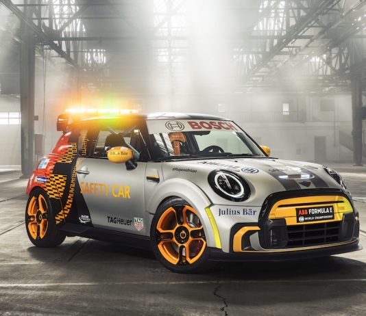 Vintage Power: A Crazy 400+ Horsepower 1970 Mini | TractionLife