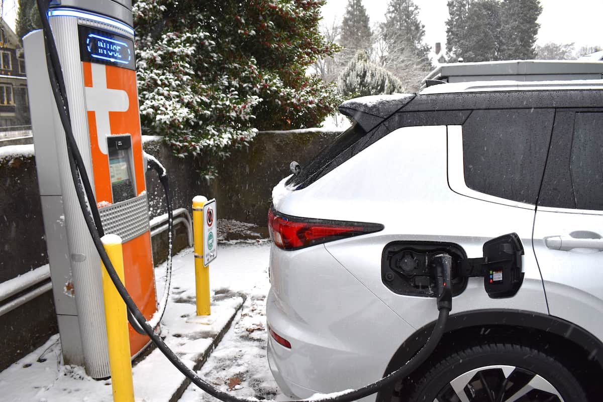 First Drive: 2023 Mitsubishi Outlander PHEV Review | TractionLife