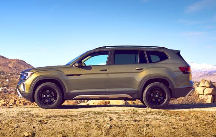 VW Adds Blacked-Out 2024 Atlas Peak Edition for the Adventurers