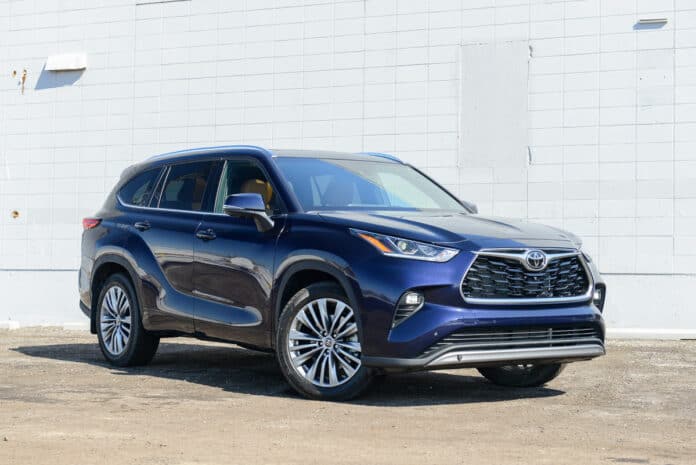 2023 Toyota Highlander Platinum: Power Meets Limited Cargo