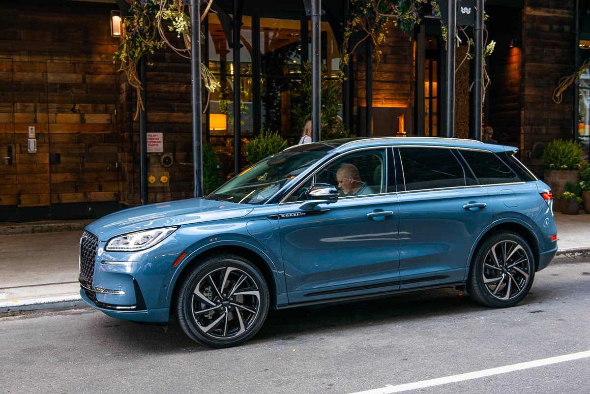 The 5 Best Crossover Luxury SUVs That Set Themselves Apart