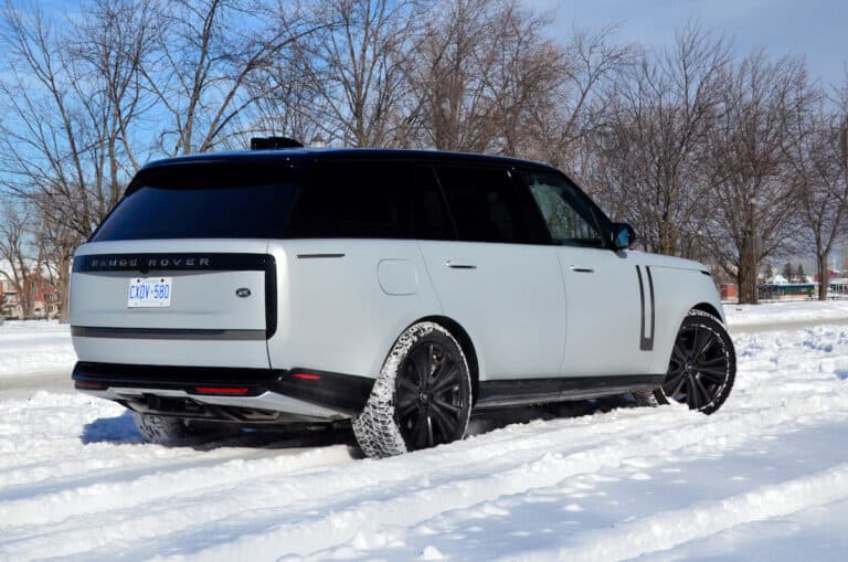 2023 Range Rover P530 SE LWB Review | V8-Powered 7-Seater