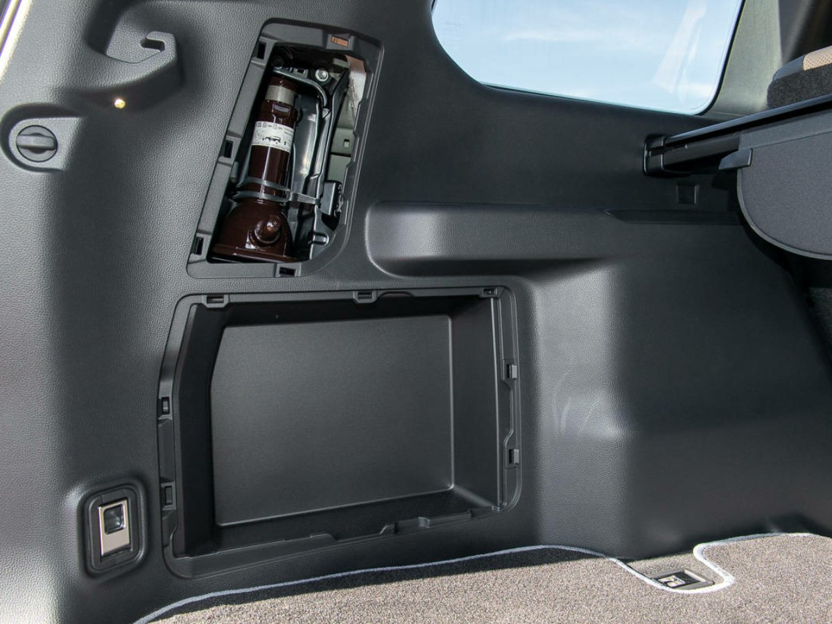 Lexus Wasted No Time Making the 2024 GX 550 Interior Standout