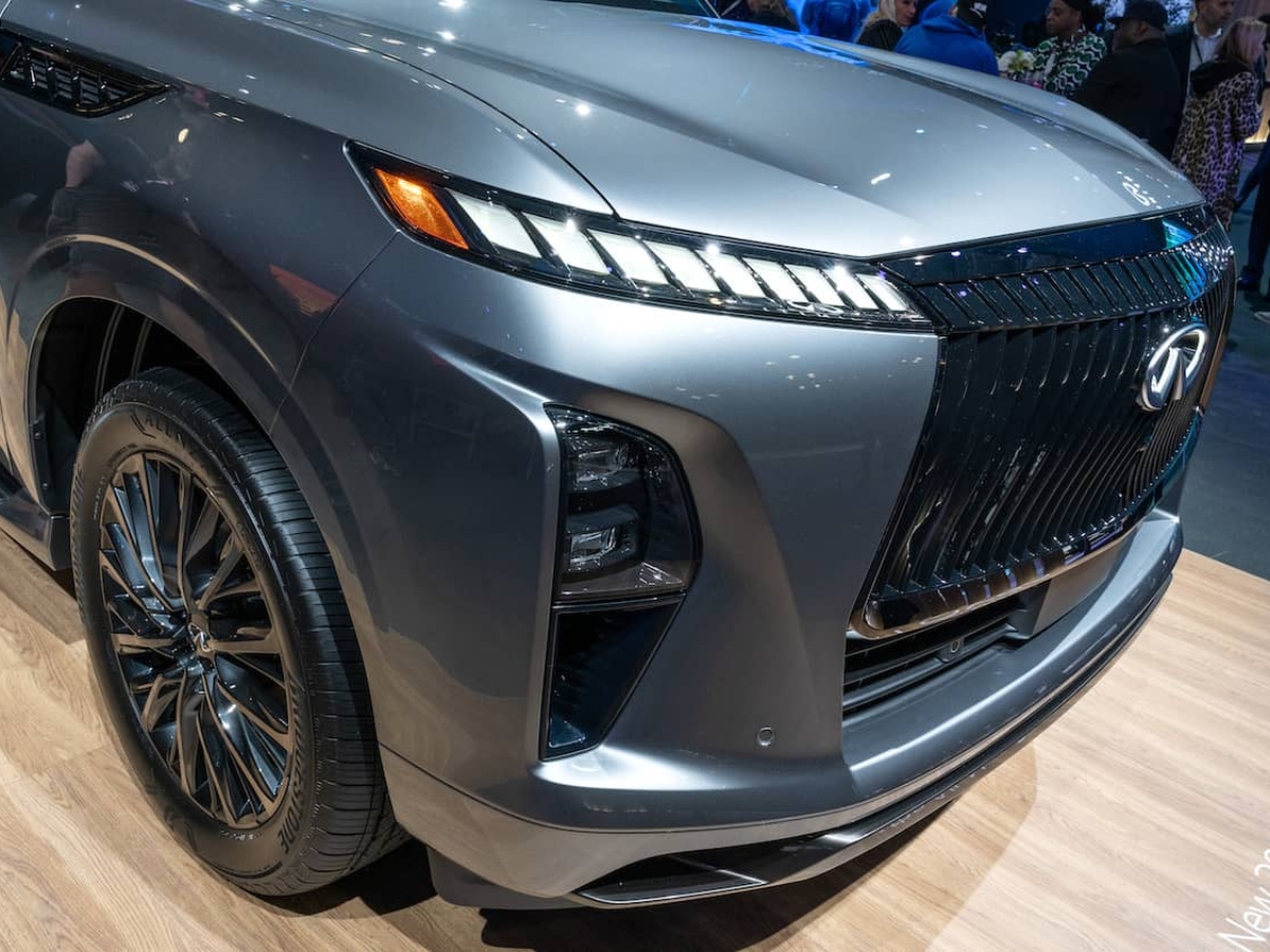 First Look: Redesigned Infiniti QX80 Finally Steps It Up