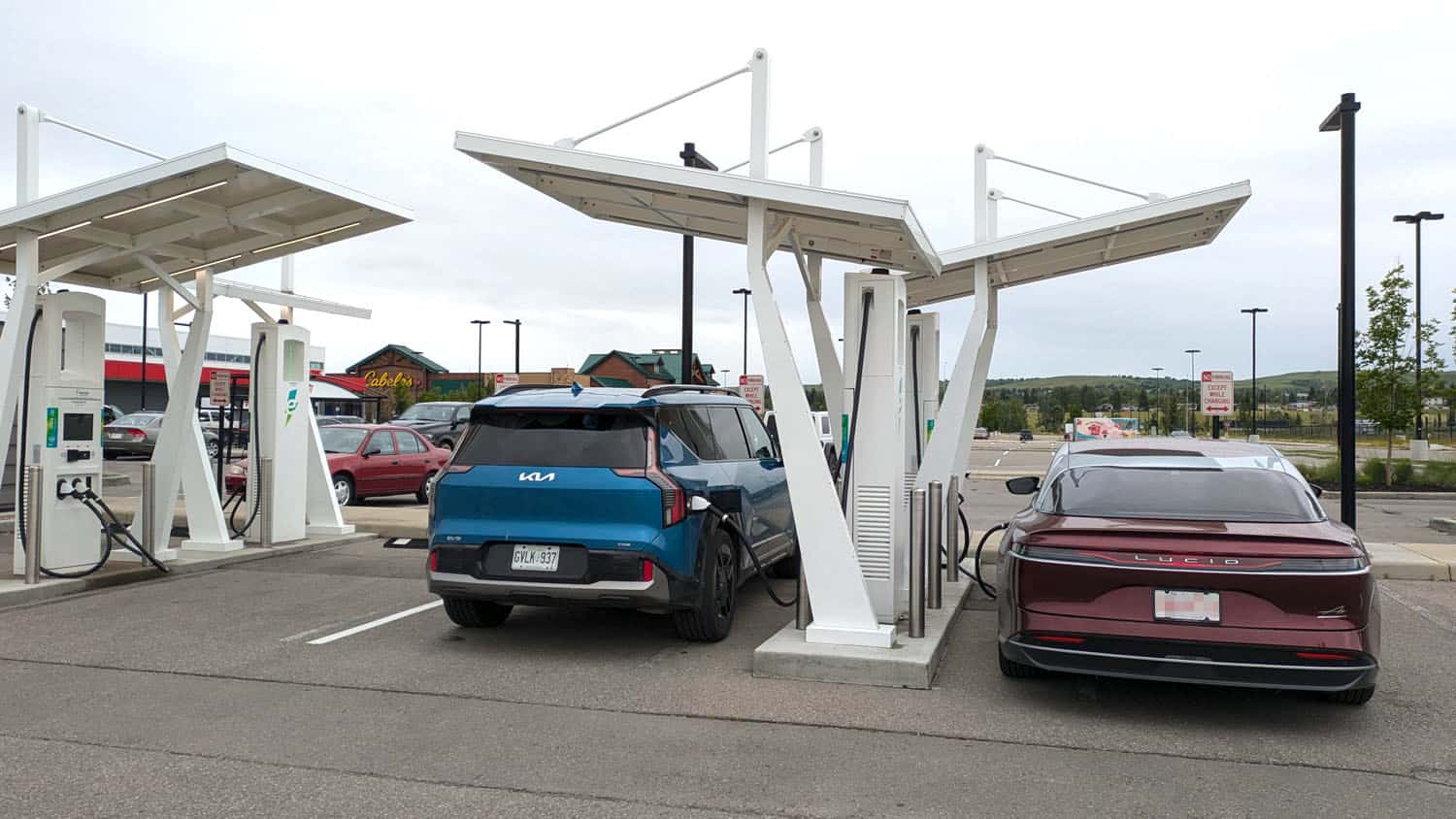 Here's How the Kia EV9 AWD Handles Family Road Trips