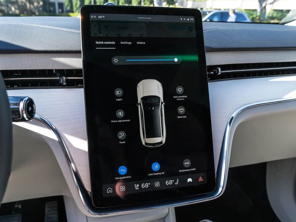 First Drive: 2025 Volvo EX90 Tackles Roads with Quiet Confidence