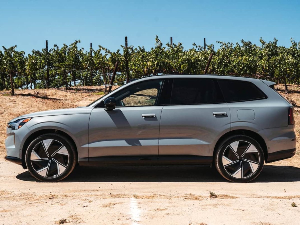 First Drive: 2025 Volvo EX90 Tackles Roads with Quiet Confidence