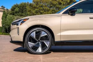 First Drive: 2025 Volvo EX90 Tackles Roads with Quiet Confidence