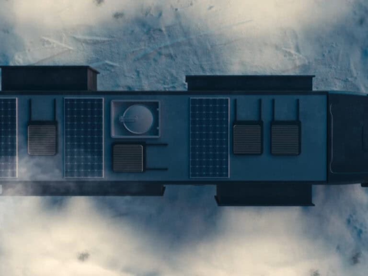 Brabus' Blacked-Out Mansion on Wheels with 1,918 lb-ft of Torque