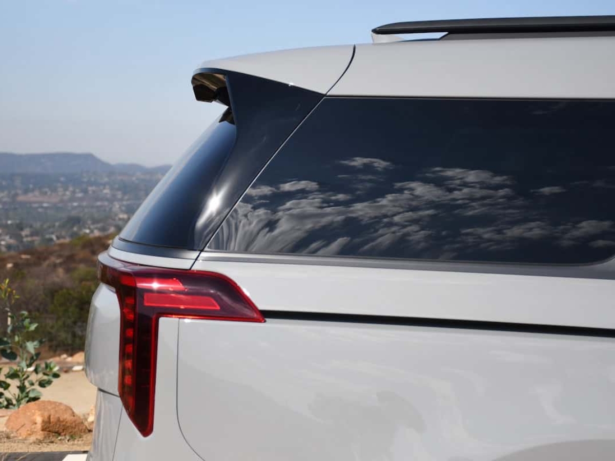 First Drive: 2025 Kia Carnival Hybrid Brings Efficiency But No AWD