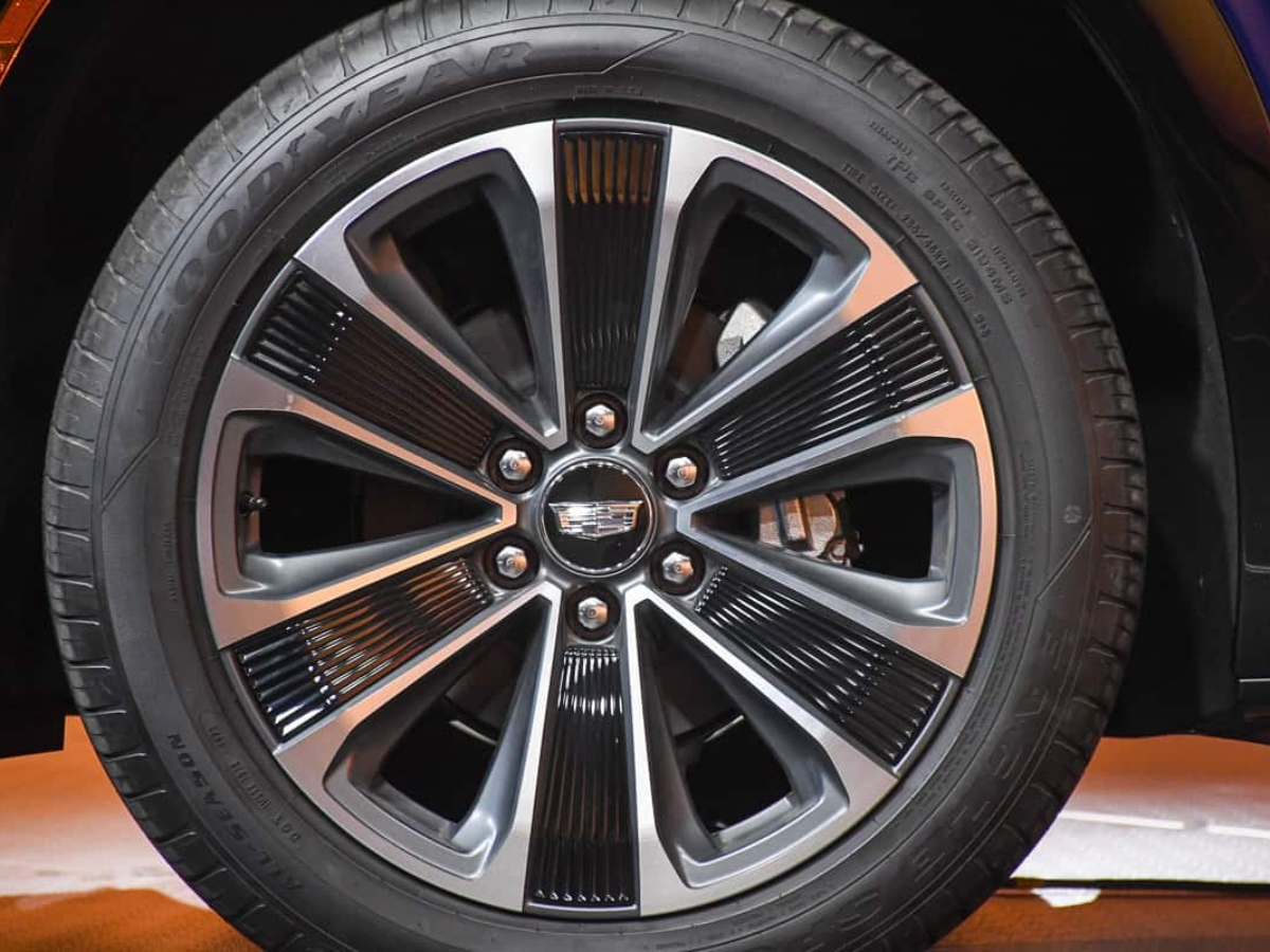 The 2026 Vistiq Plugs Cadillac Directly Into the Three-Row EV Fight